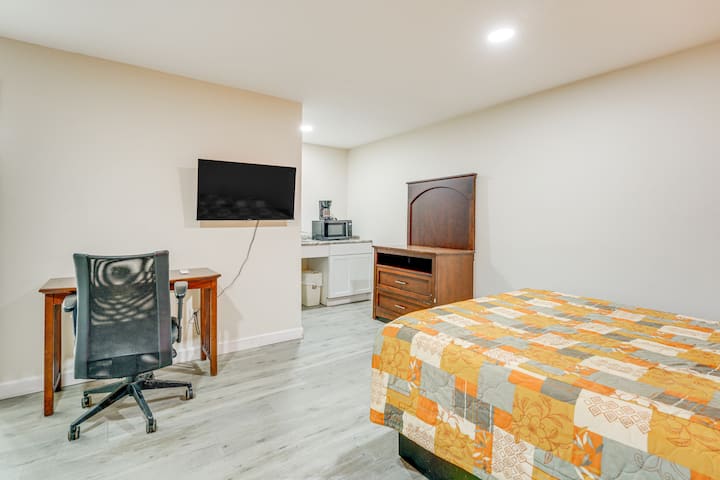 5 Mi To Pine Knob: Pet-friendly Studio Retreat - Holly Recreation Area, Holly