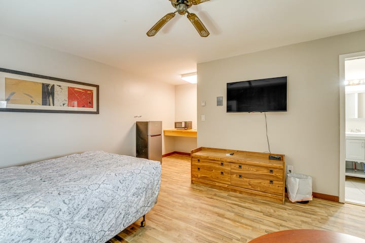 Pet-friendly Studio Near Pine Knob: Bring Skis! - Pontiac Lake Recreation Area, Waterford Twp