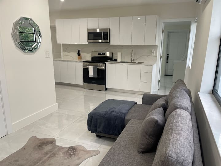 Transit-friendly Flamingo Park Hideaway | Unit 3 - West Palm Beach, FL