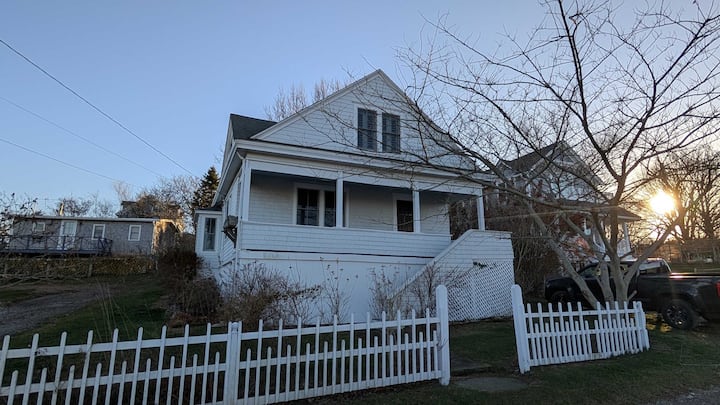Tangney Cottage In Old Harbor - New Shoreham, RI