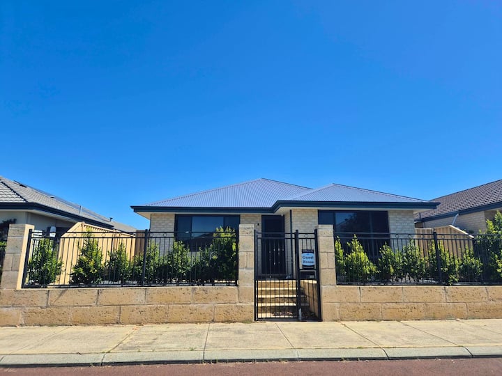 Dalyellup Guesthouse - Entire Holiday Home - Bunbury