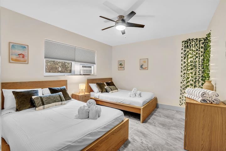 Santorini Blu | Elegant 1br Beach Retreat Steps To - Hollywood, FL