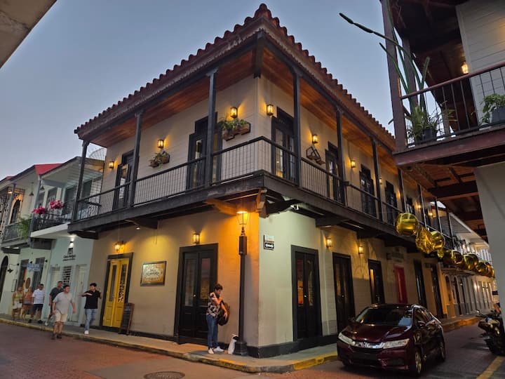 Casa La Castellana By Acomodo @ Casco Viejo - Panama City