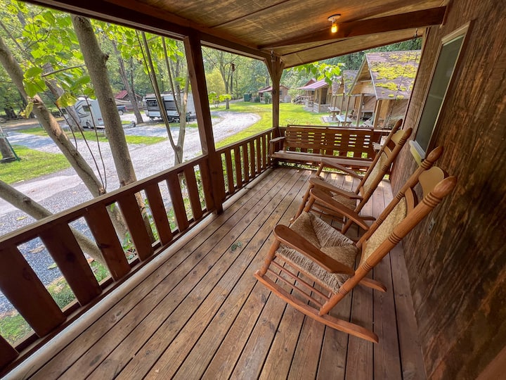 Lazy Turtle Cabin 11 - Queen Efficiency - Cherokee, NC