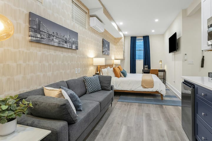 Stylish King Studio Minutes To Train - Stamford, CT