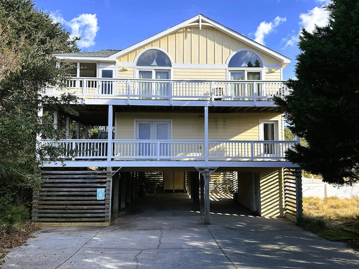 D114-a Beautiful 6 Bedroom Home Is Duck With A Pri - Duck, NC