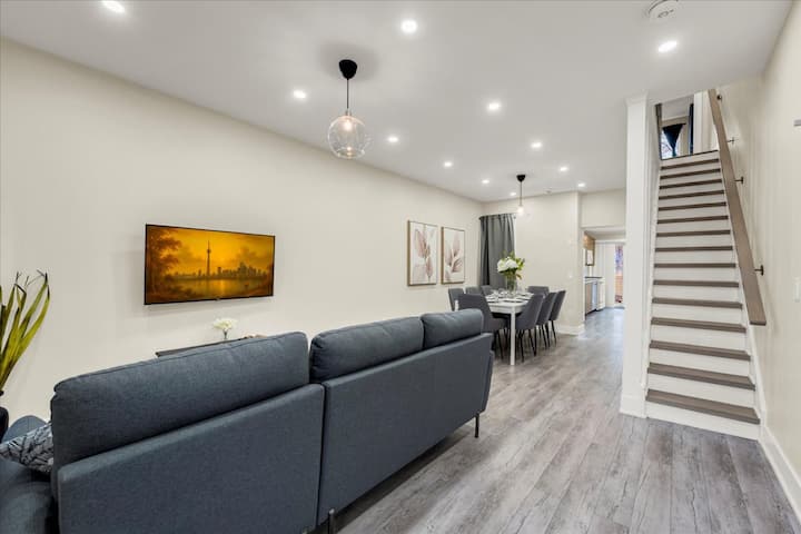 *Grand House* Sleeps 10 - Vibrant Home In Downtown - Toronto