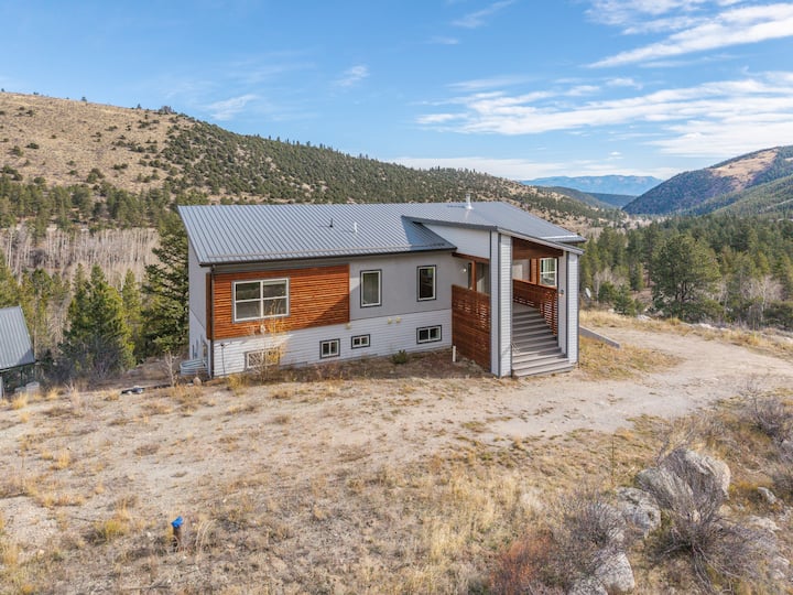 Modern And Spacious Eco Ski Estate - Monarch, CO