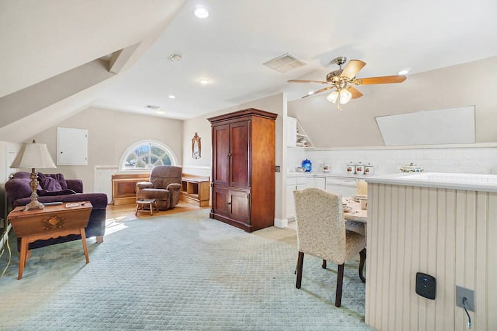 Apartment 1st Class - Lititz, PA