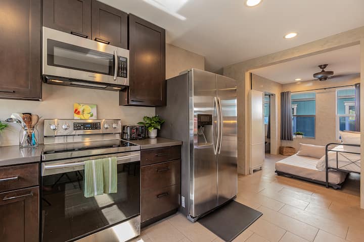 New! Central Maui 2br | Ac | Work-friendly - Kahului, HI