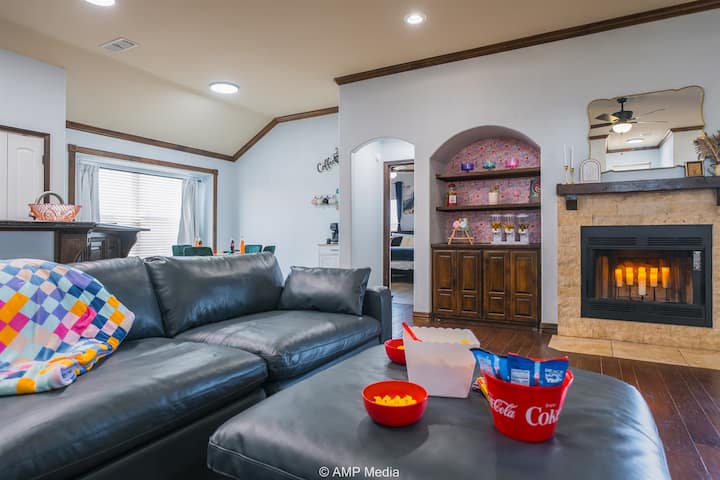 Candy Land Lane- 3 Bedrooms | Retro Game Room! - Abilene, TX
