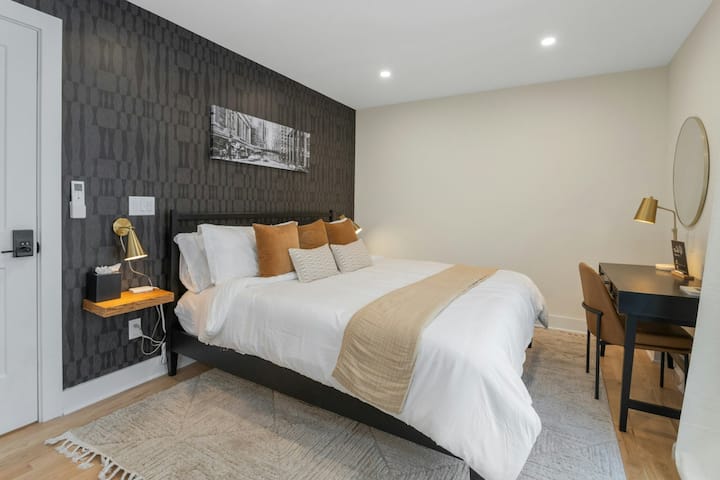 Stylish Studio Minutes To Train Station - Stamford, CT