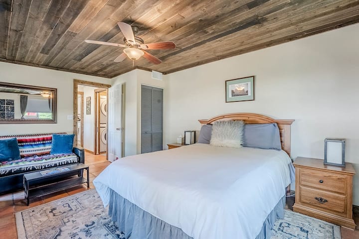 Rocking S Ranch Apt - Sleeps 2 & Canal Views - Cottonwood, AZ