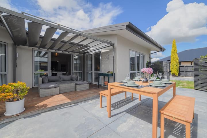Modern Family Home With Outdoor Living In Wigram - Christchurch