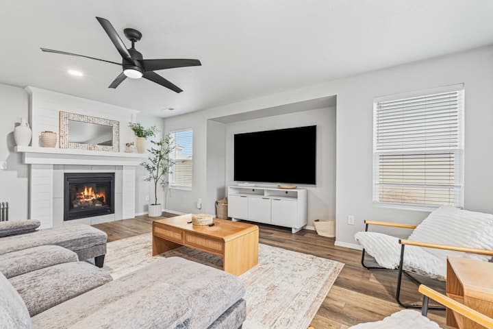 The Nampa Retreat With 5br&2ba - Lake Lowell, ID