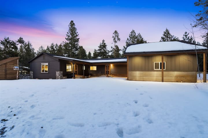 Beach Access + Hot Tub | Near Tamarack & Mccall - Donnelly, ID