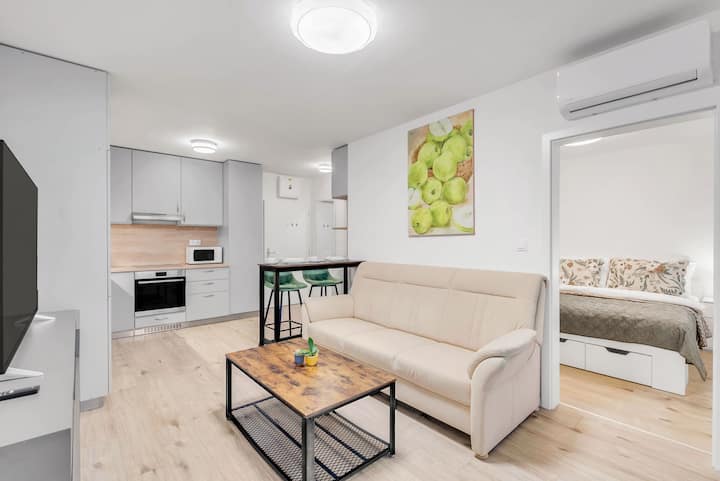 Modern Airport Stay - Bts & Avion Mall - Bratislava