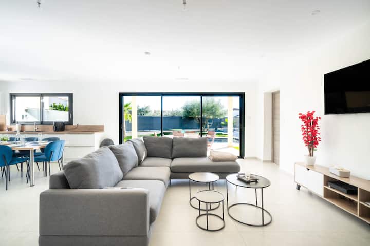 Villa Moderne Avec Piscine - Circuit de Lédenon