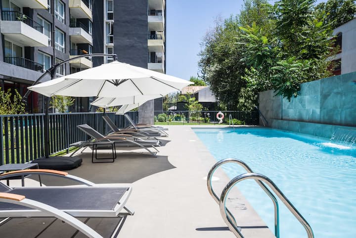 Chic ÑUñoa Apt: 2br, 2ba, Sleeps 5, Balcony - Las Condes