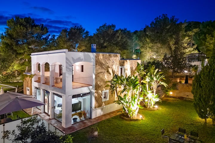 Villa Near Ibiza Town, Sleeps 12/14 - Islas de Ibiza