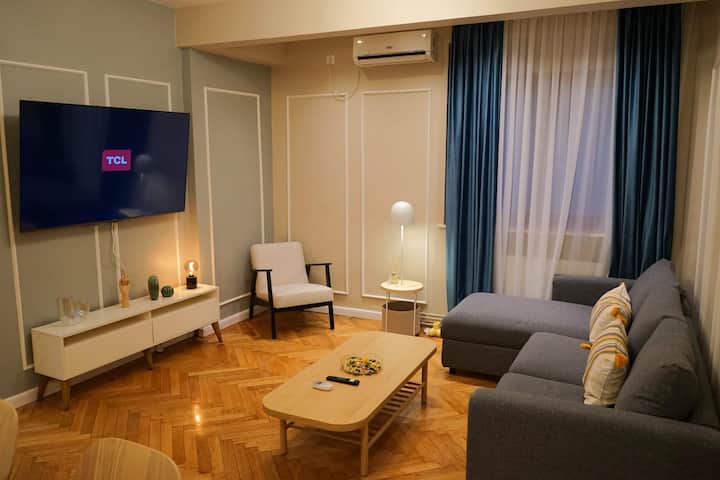 Spacious 3br, 3bt Design Renovated - Bucarest