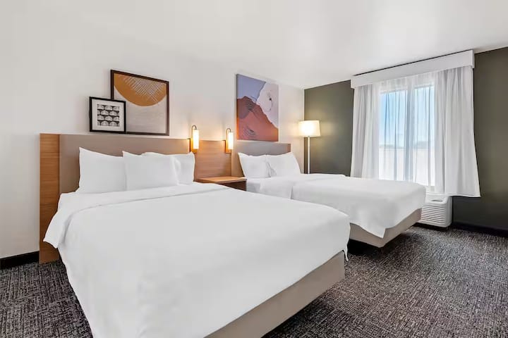 Relax In This Modern Room Near Amarillo Attraction - Amarillo, TX