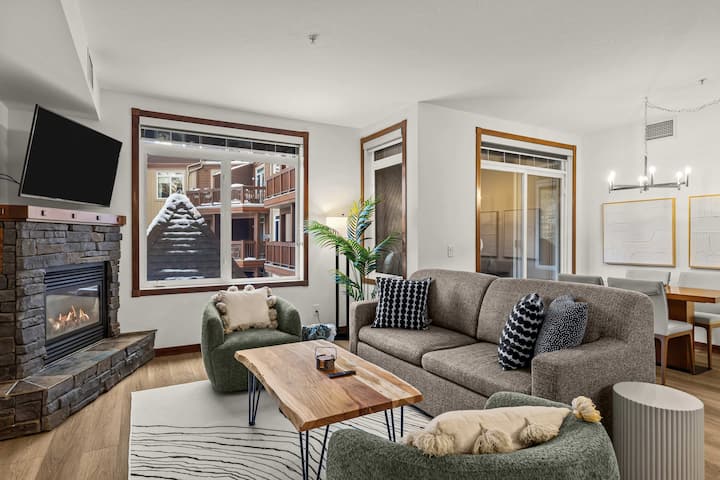 Modern 1 Bedroom Retreat With Sofa Bed/hot Tub - Canmore