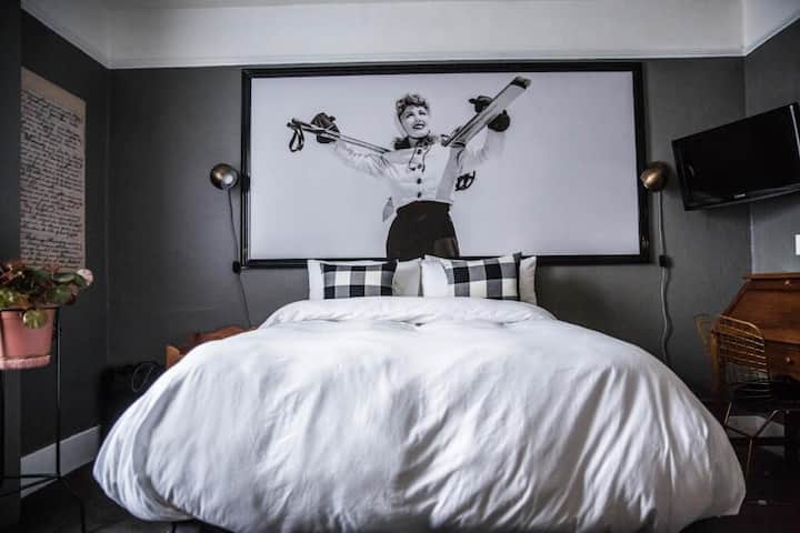 Pets Are Allowed | 1 Unit | Near Mt. Hood - Hood River, OR