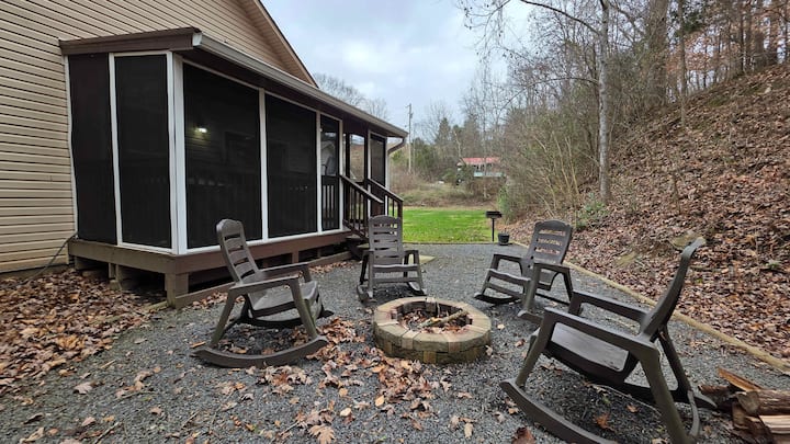 Great Location, Sleeps 8, Near Parkway, Hot Tub - 세비어빌