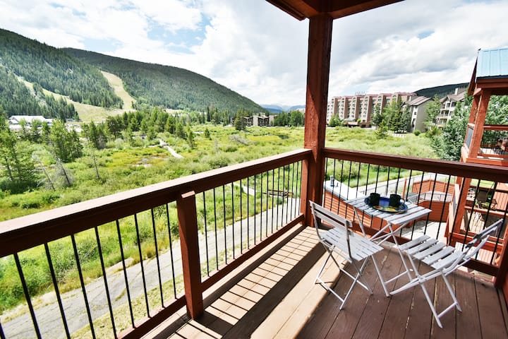 On River, Rec Path. Deck, Hot Tubs! Walk To Events - Keystone, CO