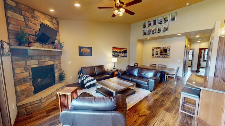Ac! On River Trail. Walk To Dining, Shops, Events, Theater, Weddings - Silverthorne, CO