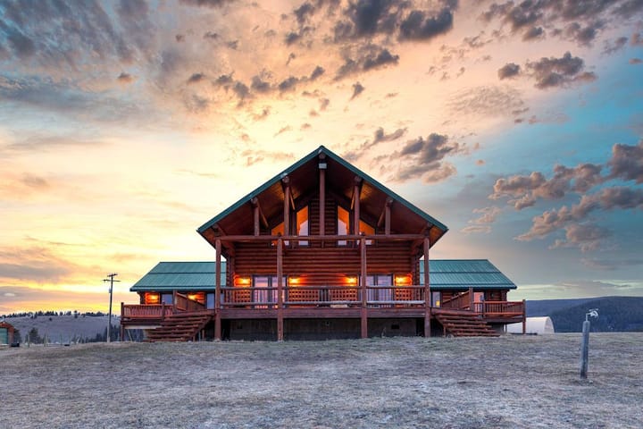 Montana Log Lodge Near Philipsburg | Sleeps 12 - Discovery Ski Area, MT