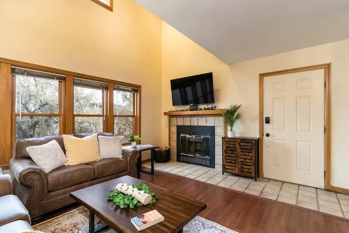 Rustic In-town Retreat | Pool | Hot Tub - Durango, CO