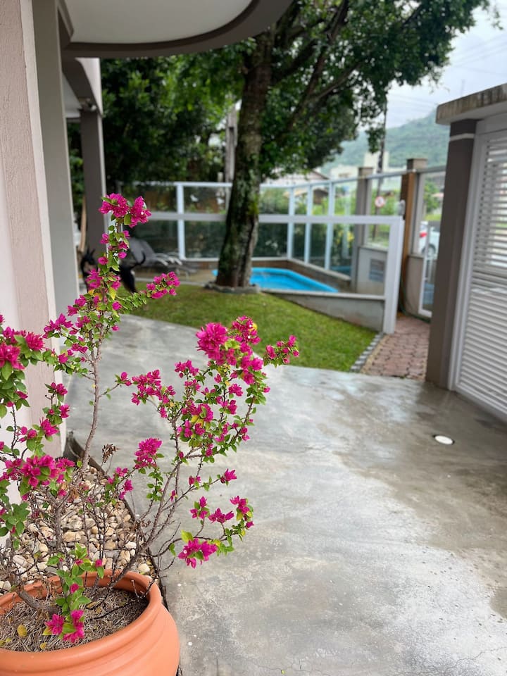 Studio Para 4 Pessoas Em Bombinhas - Residencial Tia Dilma 01 - Bombinhas