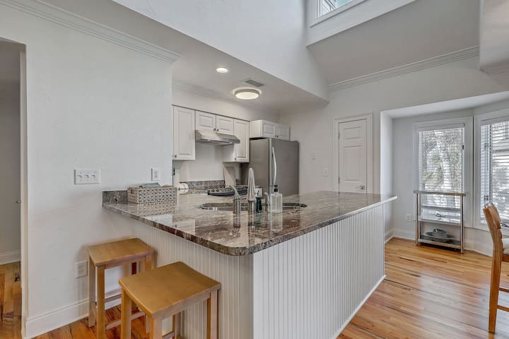 Boho Sleek End Courtside Unit New To Market - Seabrook Island, SC