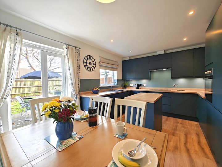 4 Bed In Weymouth (Oc-p33952) - Weymouth