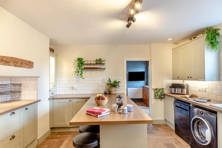 7 Bed In Ilfracombe (Oc-f34374) - Devon