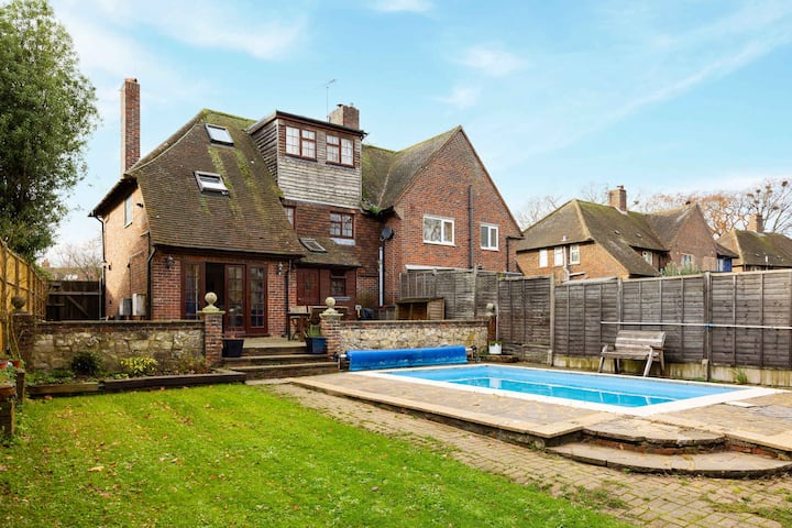 Rural House With Swimming Pool And Gardens - Chichester