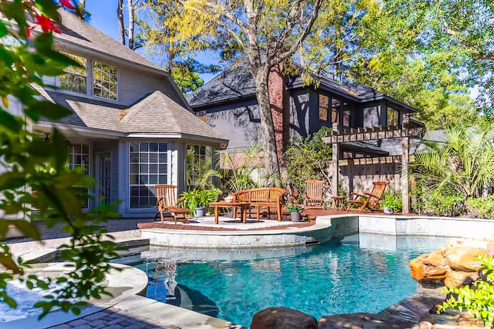 Cherry Hills Poolside Escape - Tomball, TX