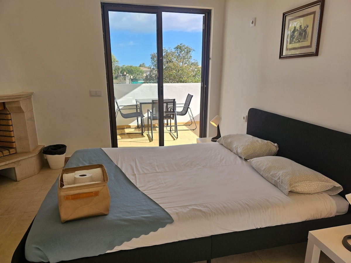 Brilya room| Mansion stay near airport - Houses for Rent in Faro, Faro ...