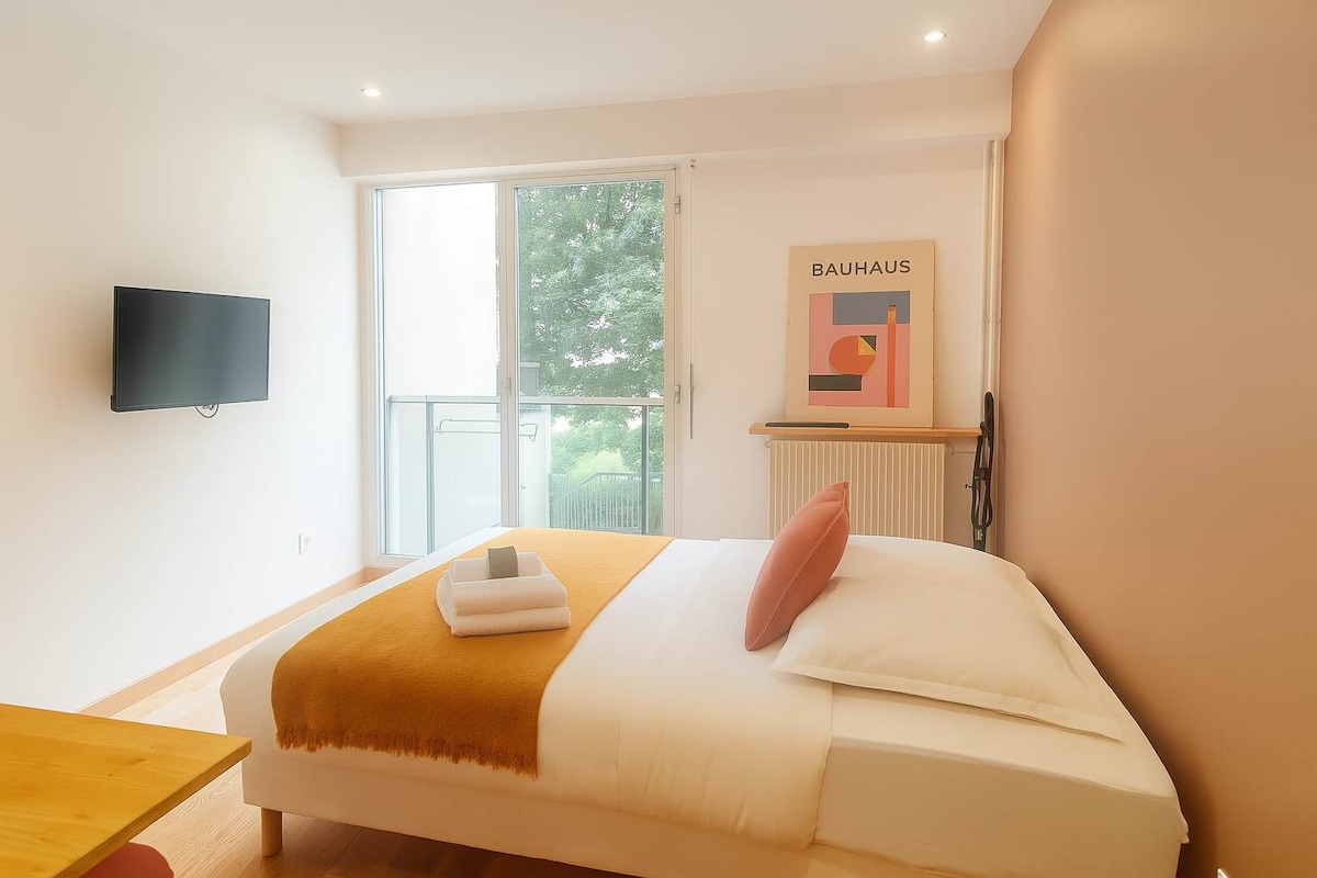 Studio neuf metro Buttes chaumont - Paris 19 - 2P - Appartements à ...