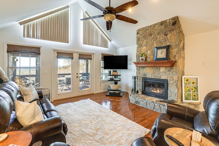 Couples Retreat In Murphy! Mountain-view Home - Murphy, NC