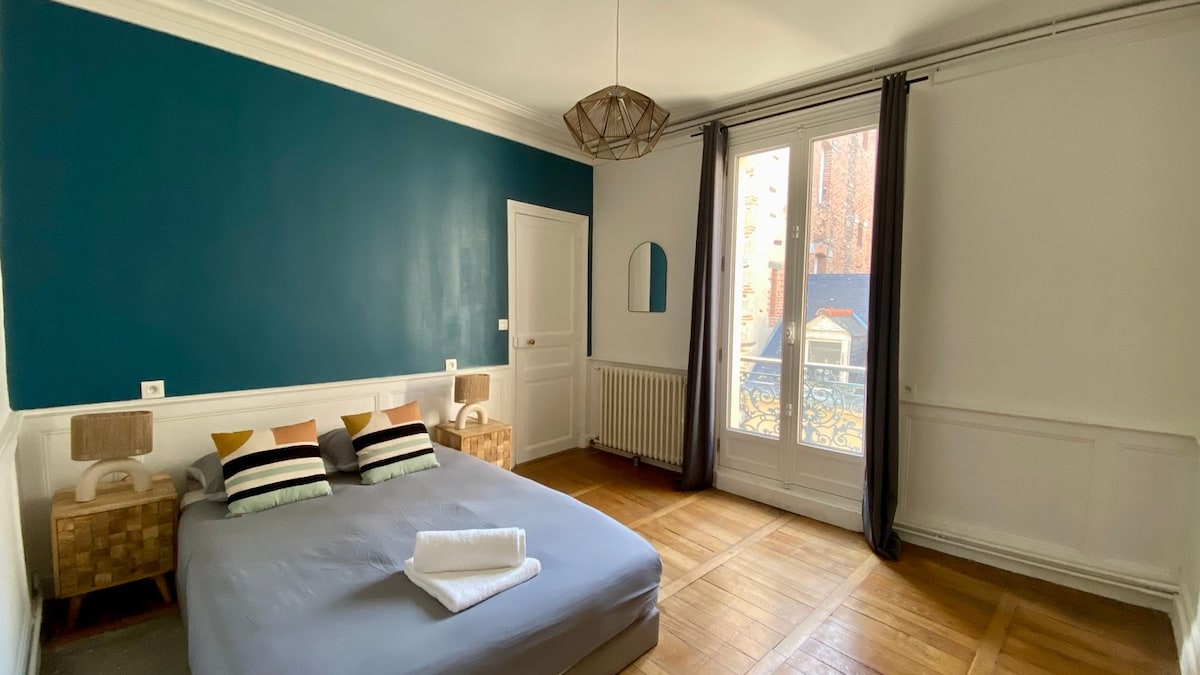 Spacious flat in the heart of Rennes 10P - Apartments for Rent in ...