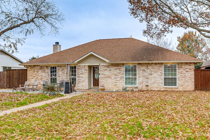 Dallas Area Home W/ Hot Tub, Families Welcome! - Cedar Hill, TX