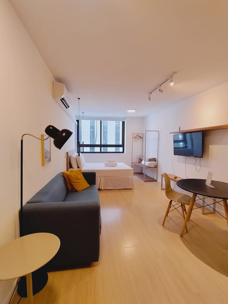 Vibrant studio near Museum of Tomorrow - Apartments for Rent in Rio de ...