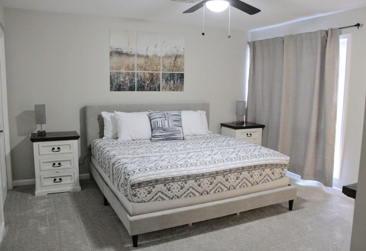 Spacious 2br Guest Suite (Private Unit) | Near Kc - Overland Park, KS