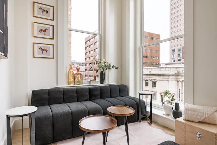 Colt Club | 1br Boutique Downtown Stay - Louisville, KY