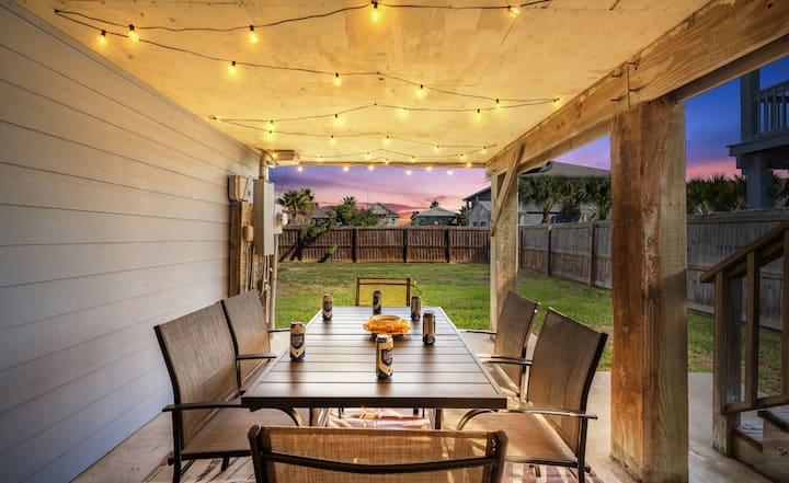 Dogs, Boat Parking, Beach Access | Sunflower Hello - Port Aransas, TX