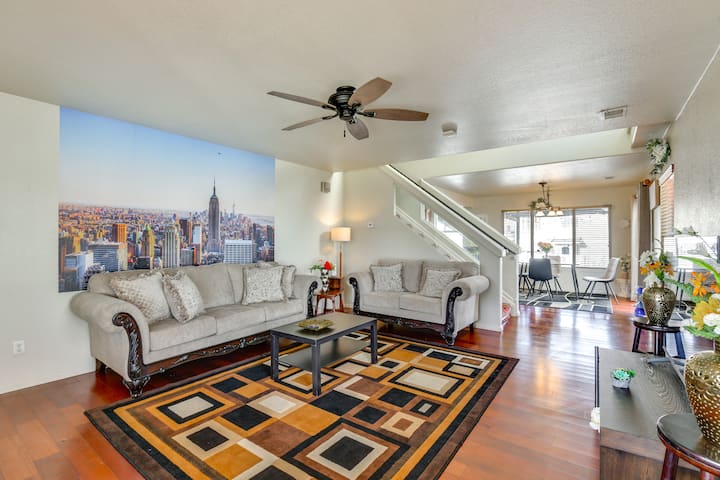 Welcoming Denver Area Home W/ Covered Patio & Yard - Aurora