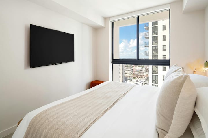 Apartment-style Living With Modern Conveniences - Miami, FL